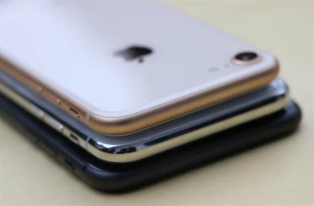 iPhone X揭秘!没比较就没伤害，终于知道为什么没人要iPhone8了 苹果邀请中港台媒体抢先体验iPhoneX真_「易坊」