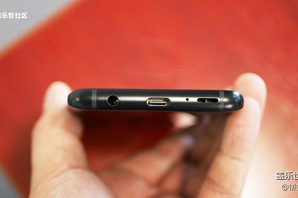 三星S9抢先看:可变光圈，售价6100元起，骁龙845旗舰值不值? 不知道有多少人是熬夜在看产品发布会