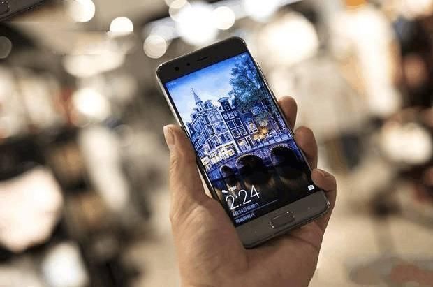 华为崛起:麒麟960+6G+128G，实力超越VIVO、OPPO! 华为手机在国内的对手无疑就是小米、O_易坊