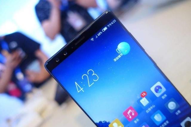 小米MIX2直降300与努比亚Z17S同价，最美旗舰，你们看好哪个? 还有不到半个月就要过年了