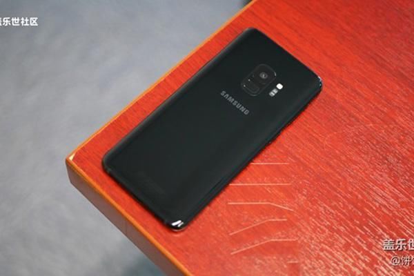 三星S9抢先看:可变光圈，售价6100元起，骁龙845旗舰值不值? 不知道有多少人是熬夜在看产品发布会_易坊